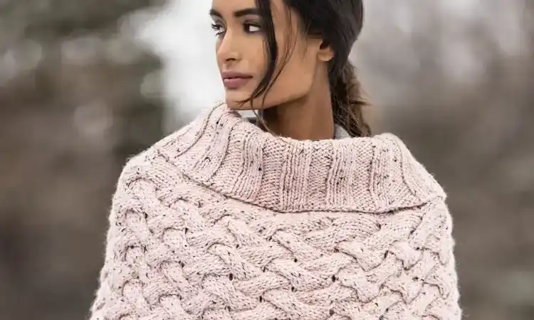 Ely Capelet Knit Kit in Blue Sky Woolstok Tweed at Fabulous Yarn