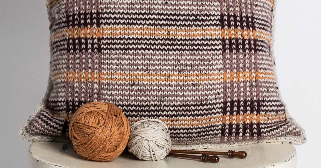 Brentwood Pillow Knit Kit in Blue Sky Woolstok Tweed at Fabulous Yarn