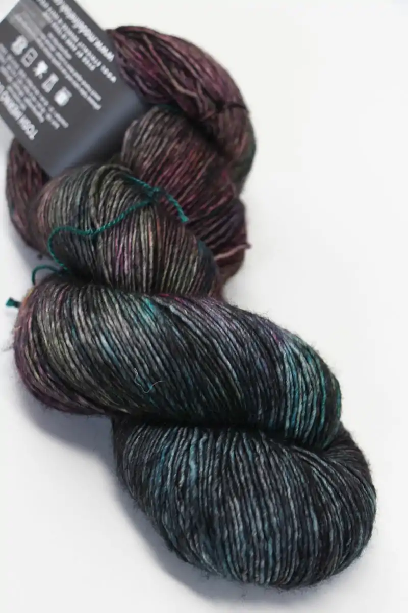 Tosh Light | Speckles | Beta Crucis | Fabulous Yarn
